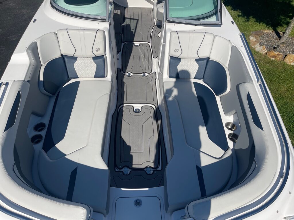 2023 Hurricane 24ft SunDeck 2400 OB - Marine Tech Concepts